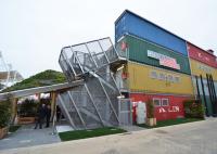 China Small Shipping Container Homes With Balcony 20ft Steel Thickness 3mm Column Insulation for sale