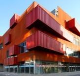 China Steel Structure 40 HQ Prefab Shipping Container Homes With OEM Expansion Window And Floor for sale