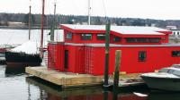 China Custom Built Contemporary Shipping Container Homes Country Side Holiday Camping for sale
