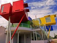 China Prefab Shipping Container Homes Heat Insulation Wind Proof Luxury Living for sale