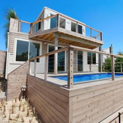 China Prefab Shipping Container Homes Heat Insulation Wind Proof Luxury Living for sale