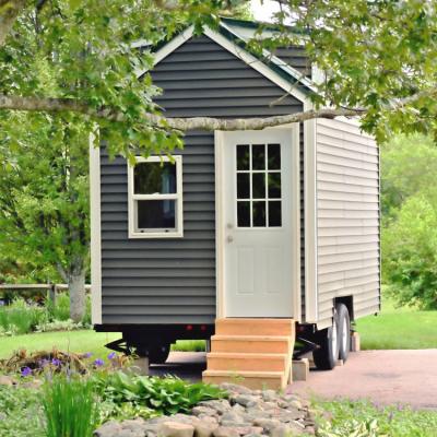 China New Zealand AZ150 Light Steel Prefab Mobile Home Trailer Caravans Tiny House On Wheels for sale
