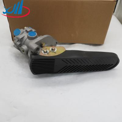 China E-6 Foot Brake Valve 241-02903 MC838211 For Japanese Truck Parts for sale