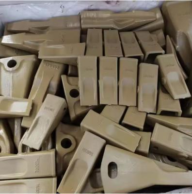 China ISO9001 Certified Alloy Steel Kobelco Bucket Tooth SK200 for High Durability in Excavator Wear Parts for sale