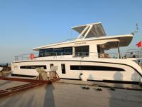 China Top Speed 15 Knots Motor Power Catamaran Spacious Interior Yacht for sale