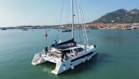 China Fiberglass Hull Catamaran Sail Boat 49ft Luxury Private Vacation Vessel for sale