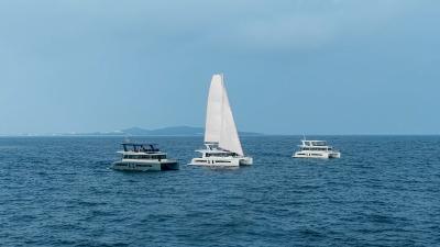 China Intelligent Control Catamaran Electric Boat 55ft Business Hospitality Yacht for sale