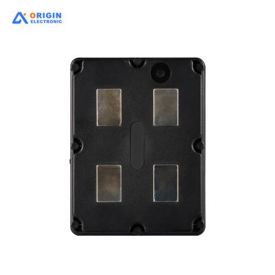 China Customizable Alerts Reusable GPS Asset Tracker with IP67 Protection Light-Sensitive Tamper Design for sale