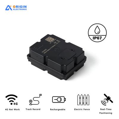 China 7500mAh Rechargeable GPS Tracker IP67 Waterproofing Bluetooth Compatible Within 10 meters Accuracy for Cargo Tracking for sale