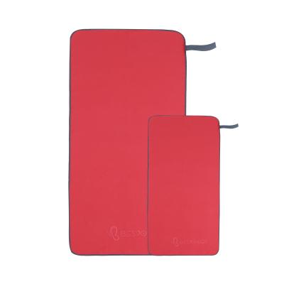 China Custom Red Fitness Sports Microfiber Gym Towel Easy Take 90x180 for sale