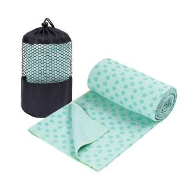 China Eco Friendly Silicone Anti Slip Yoga Towel Hot Yoga Towel With Grips Dots for sale