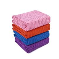 China Microfiber Yoga Towel Anti Slip Silicon Dot With Custom Design for sale
