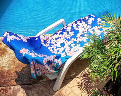 China Waffle Suede Microfibre Recycled Hawaii Beach Towel Microfiber Beach Towel for sale