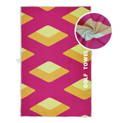 China Custom Personalized Logo Microfiber Waffle Golf Towel Quick Drying with Carabiner and Magnet Label for sale