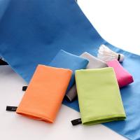 China Customized Logo Hanging Loop Solid Color Microfiber Sports Towel for sale