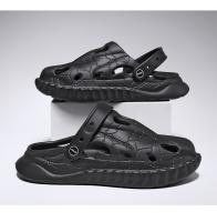 China Summer New Men’s Trendy and Versatile Hole Shoes with Thick Soles and Anti slip Beach Slipper QZPT- 2306 for sale