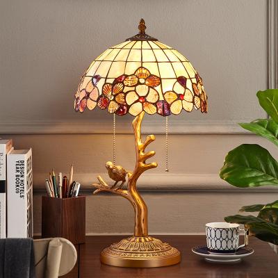 China Premium Copper Table Lamp with Shell Lampshade for sale