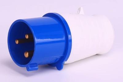 China 3 Pin 32A Industrial Plug IP44 IP67 Industrial Watertight Plug 220v 380v for sale