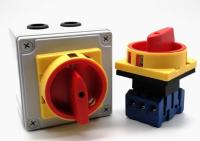 China LW30 type 25A 32A Load Isolation Switch 3 pole Outdoor Waterproof Rotary Main Switch for sale
