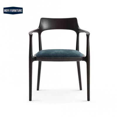 China Nordic Modern Dining Chair with Wood Frame and Foam Padding - Custom Restaurant & Living Room Armchair for sale