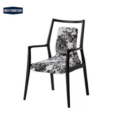 China Metal Foam Fabric Dining Chair Featuring Solid Wood Furniture Frames Bent Plywood for Comfortable Seating and Home Decor for sale