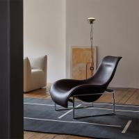China Nordic Designer Synthetic Leather Office Chair with Duck Tongue Backrest and Steel Frame for Lounge and Reception Areas for sale