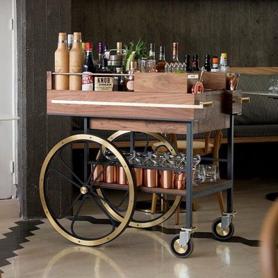 China Modern Standard Size Wooden Food Trolley with Silver Metal Bar Cart for Hotel Restaurant Wedding Drinks Service for sale