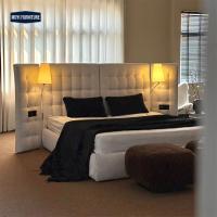 China Mail Packing Y King Queen Size Solid Wood Leather Upholstered Bed Frame with Lighting and High Density High Resilience Foam for sale