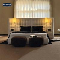 China Mail Packing Y King Queen Size Solid Wood Leather Upholstered Bed Frame with Lighting and High Density High Resilience Foam for sale