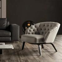 China Mail Packing Modern Leather Lounge Chair with Solid Wood Leg and Chesterfield Back Accent Armrest Living Room Sofa Chair for sale