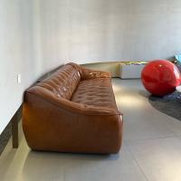 China Vintage Brown Leather Couch Set Pine Wood Frame Leisure Sofa Sectional for Villa for sale