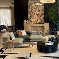 China Hotel Large Size Combination Luxury Sofa Set Living Room Furniture Mountain Step Sofa Leather Sofa Set for sale