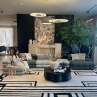 China Hotel Large Size Combination Luxury Sofa Set Living Room Furniture Mountain Step Sofa Leather Sofa Set for sale