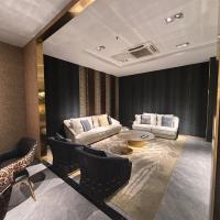 China Hot Sale Popular New Design Sofa Luxury Modern Sofa Set Furniture Living Room Natural Luxury Sofa for sale