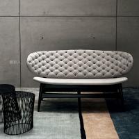 China Modern Bending Lounge Leisure Chair Comfortable Wood Legs and Pu Relax Dalma Chair Hotel Leather Chairs for sale