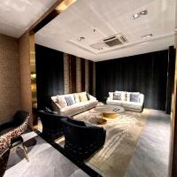 China MOYI Italian Modern Simple Luxury Style High-End Leather Sectional Sofa Set for Living Room Elegant Leather Furniture for sale