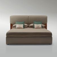 China Luxury Italian Bedroom Set Furniture King Size Modern Italian Latest Double Bed Designer Furniture Set Leather Luxury Bed for sale