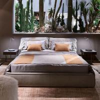 China Modern Upholstered Modern King Size Double Beds Italian Design Bedroom Fabric Leather Furnitures Casablanca Down Filling Bed for sale