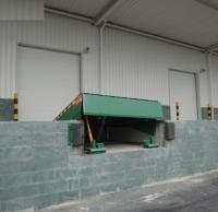 China High Duty Hydraulic Loading Dock Leveler Truck Cargo Transfer Container For Building for sale