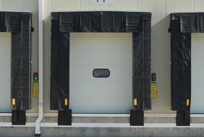 China Aluminum Alloy Frame Loading Dock Shelters For Warehouse Or Logistics PVC Thickened Curtain for sale