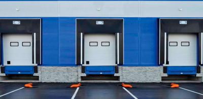 China Automatic Pvc Loading Dock Shelters With Galvanized Steel Liner For Warehouse for sale