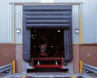 China High Portability Industrial Adjustable Inflatable Insulated Airtight Sealed Dock Shelter Cold Storage Logistics Airbag for sale