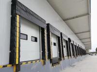 China Trucks Adjustable Loading System Dock Door Shelter Ensuring Protection From Elements At Loading Docks for sale