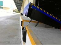 China Hydraulic Driving Loading Dock Leveler Heavy duty Steel  High Volume for sale