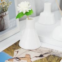 China 100ml White Mini Diffuser Glass Bottle With Screw Top Cap Stick Aluminum Cover for sale
