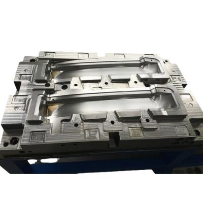 China PG20 Car Bumper Moulding Bumper Trim Unscrewing Mould IATF 16949 Certification for sale