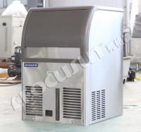 China Long Service Life Focusun Cube Ice Machine Air-Cooled Cooling Way for Efficiency for sale