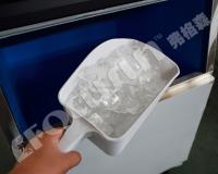 China Pequeña Máquina de Hielo en Cubo para Venta en Casa 3600w Potencia en Tamaño Compacto for sale
