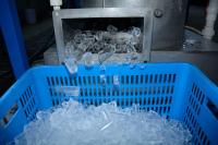China Stainless Steel Tube Ice Maker for Refreshing Beverages Focusun's Specialty for sale
