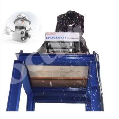 China Outdoor Indoor Four Seasons Ice Snow Park Snow Scenery and 300Kg Ice Storage Capacity for sale
